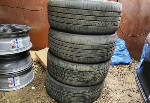 Roadstone N'Fera AU5 215/50 R17 91W