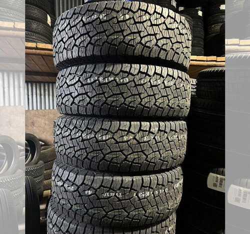 Kumho Road Venture AT52 265/65 R17