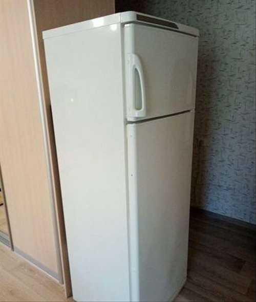 Холодильник б/у Stinol 256Q