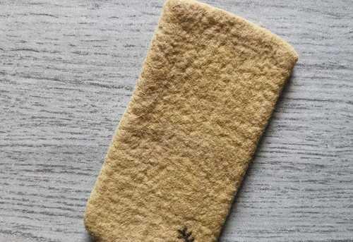 Чехол из валяной шерсти для смартфона