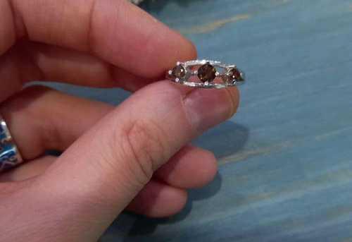 Серебряное кольцо с раухтопазами