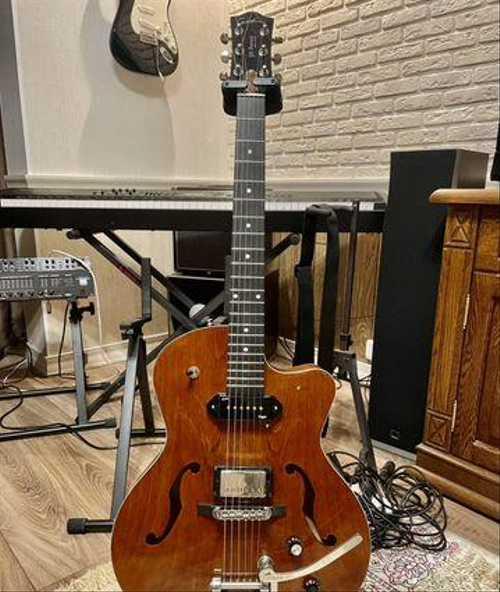 Godin 5th Avenue Uptown Custom Havana Brown