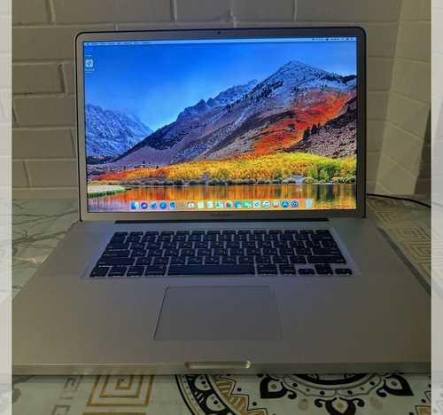Apple MacBook Pro 17 2011