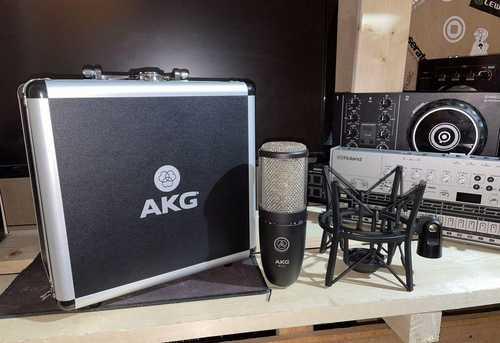 AKG P220 Идеал С Кейсом