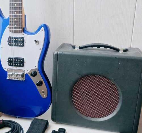 Электрогитара Squier Mustang  комб Behringer 15вт