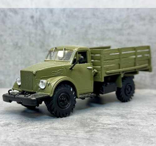 Модель грузовика газ-63 ручная работа 1:43