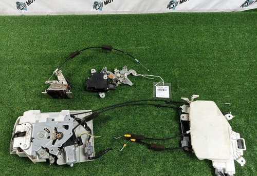 Замок двери задний левый Honda Stepwgn RG1 K20A