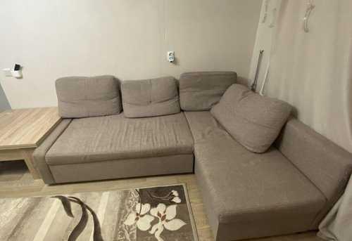 Угловой диван и стол (комплект)