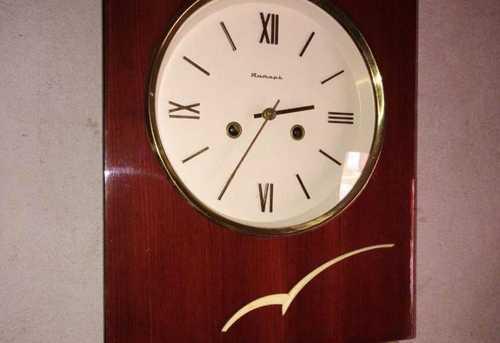 Часы старинные механические с боем СССР Янтарь