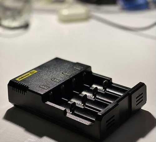 Зарядное устройство nitecore I4