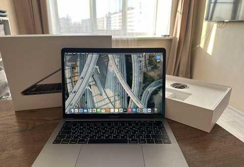 MacBook Pro 13 (2019), 256 ГБ, Core i5, 1.4 ГГц, RAM 8 ГБ, Intel Iris Plus Graphics 645