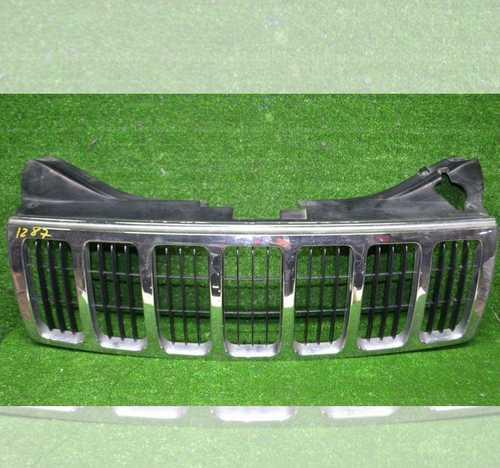 Решетка радиатора jeep Гранд Чероки 3