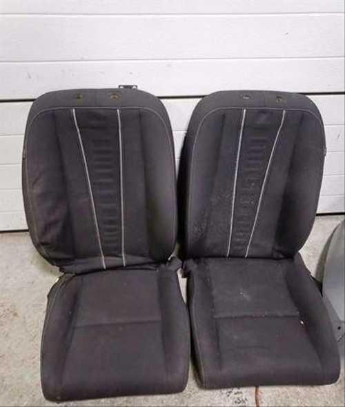 Обшивки передних сидений Renault Megane3 Fluence