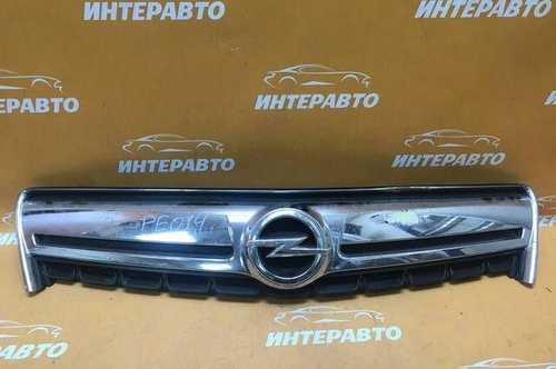 Решетка радиатора Opel Antara