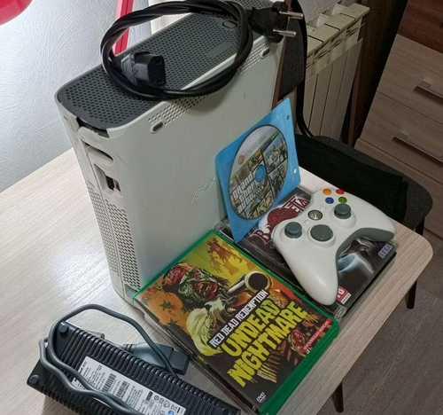 Microsoft Xbox 360 Fat, 4 ГБ, Прошитая