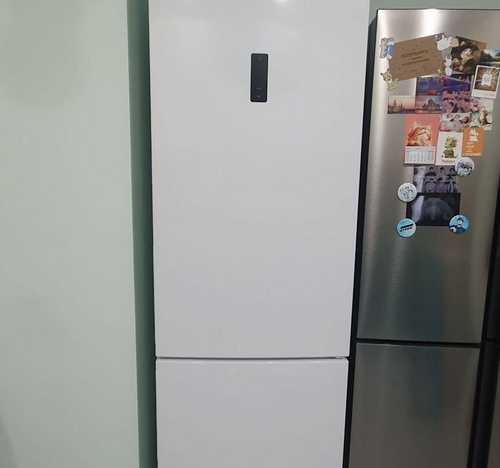 Холодильник Hotpoint-Ariston HF 5200 W no frost