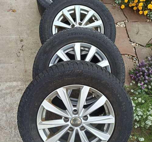 Continental IceContact 2 SUV 215/65 R16