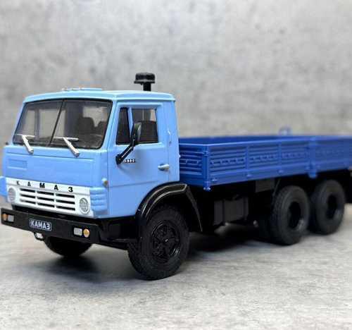 Модель грузовика Камаз 5320 бортовой Dea 1:43