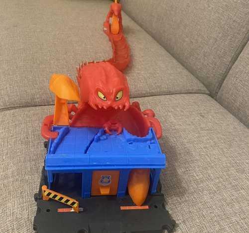 Hot wheels трэк "Атака скорпиона"
