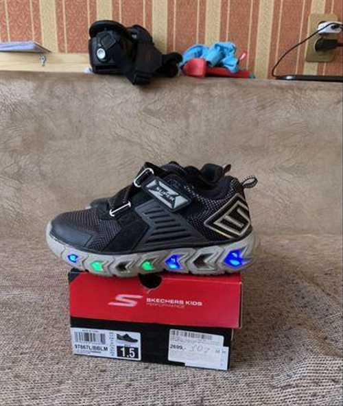 Кроссовки sketchers 33