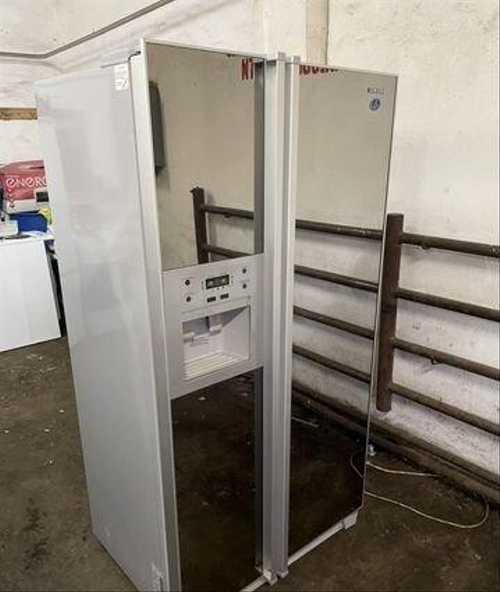 Холодильник Samsung (side-by-side)