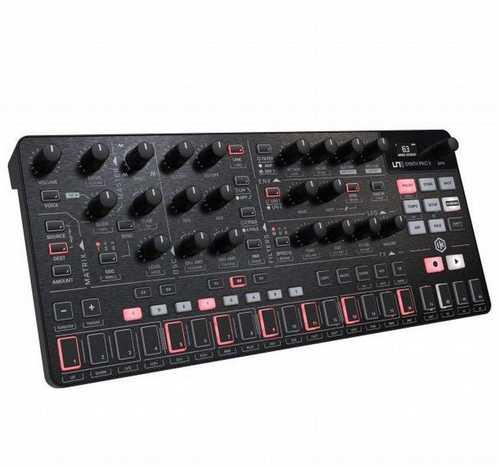 IK multimedia UNO-Synth-Pro-X