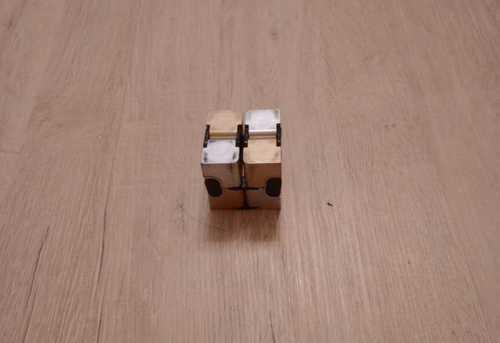 Бесконечный кубик рубик