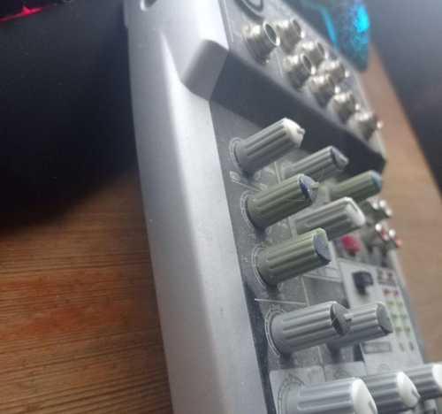Behringer xenyx q502usb