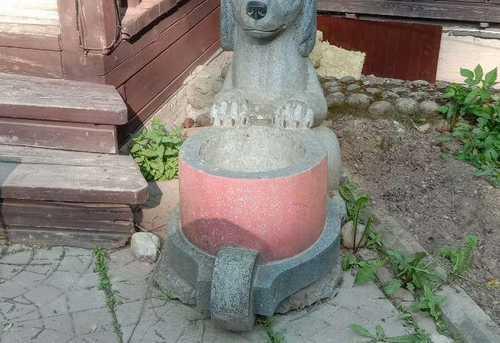 Садовая фигура собаки из камня