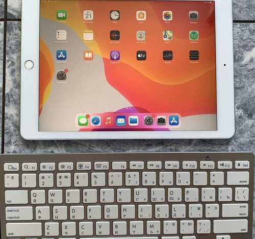iPad 7 2019 32gb WiFi+bluetooth клавиатура