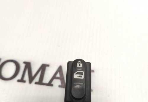 Кнопка центрального замка Nissan Primera P12