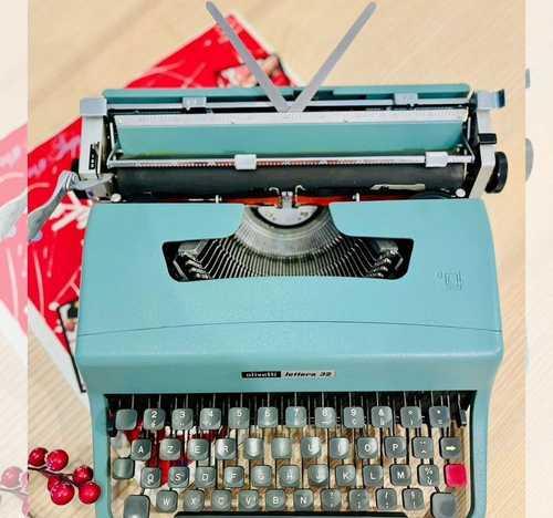 Печатная пишущая машинка Olivetti Lettera 32