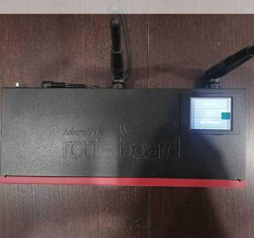 Маршрутизатор MikroTik RB2011UiAS-2HnD-IN