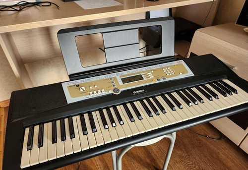 Yamaha PSR-R200