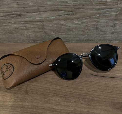 Солнцезащитные очки ray ban