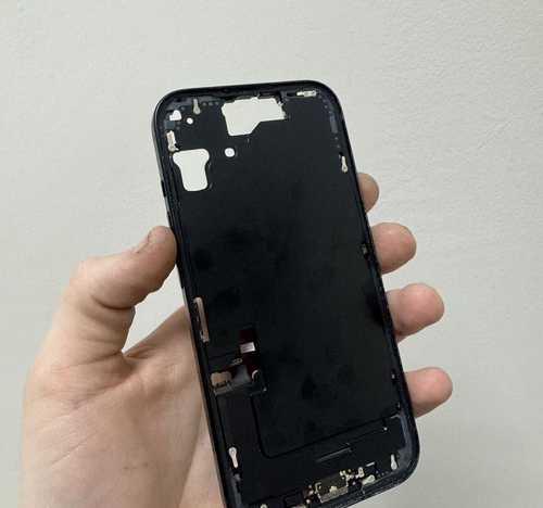 Корпус iPhone 15