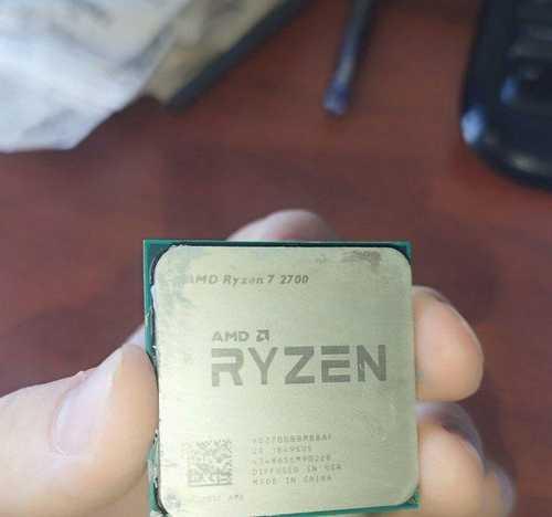 Процессор AMD Ryzen 7 2700