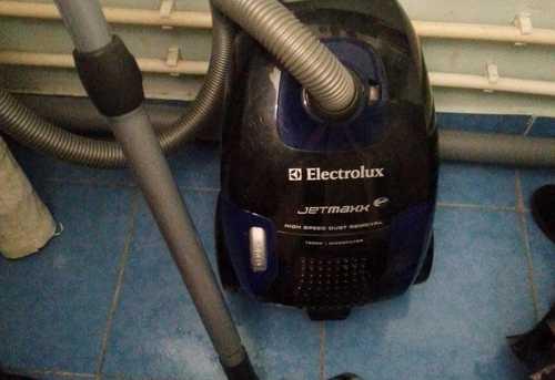 Пылесос Electrolux ZJM 6810 JetMaxx
