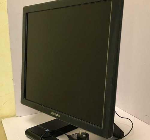 Монитор Samsung SyncMaster971p