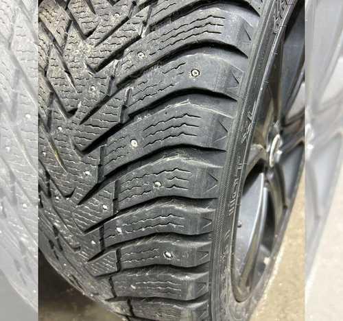 Nokian Tyres Hakkapeliitta 8 SUV 295/40 R20