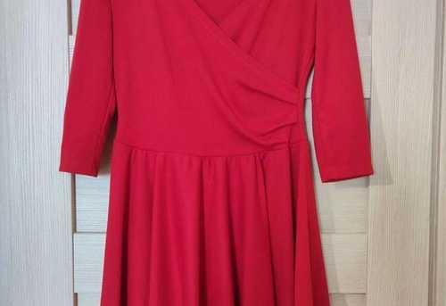 Платье красное трикотажное, размер М