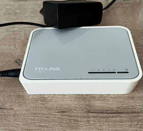 Настольный коммутатор TP-link на 5 слотов