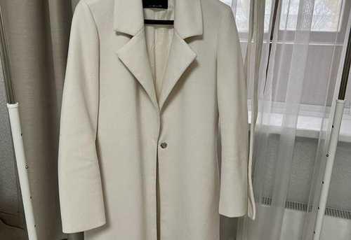 Белое пальто Sinsay