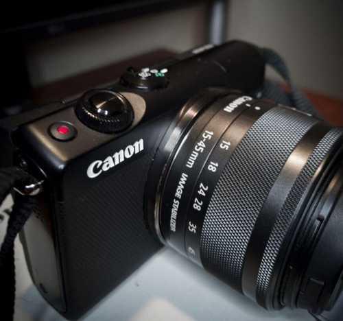 Canon eos m100