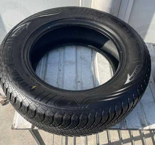Goodyear Vector 4Seasons 235/65 R17