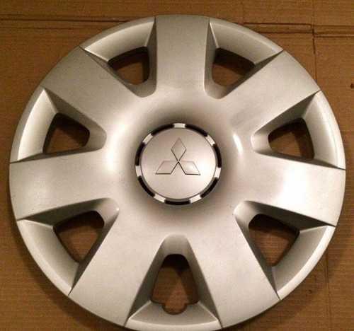 Колпак колеса Mitsubishi Lanser A040