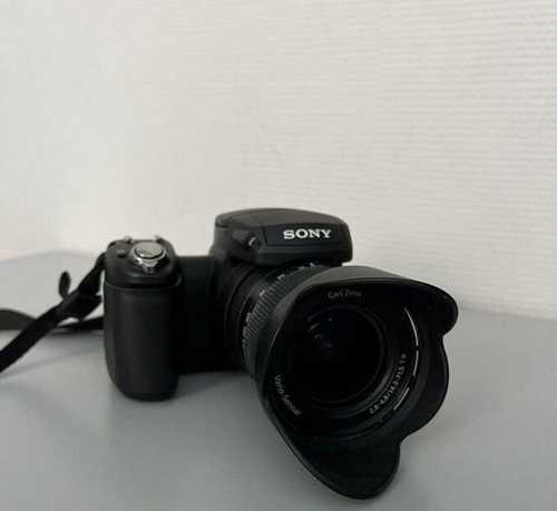 Компактный фотоаппарат Sony CyberShot DSC-R1