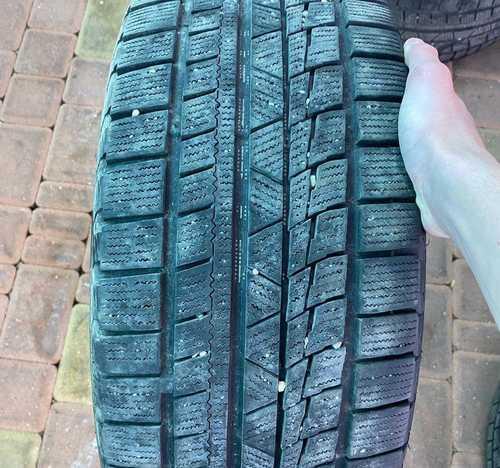 Firemax FM805  235/45 R18