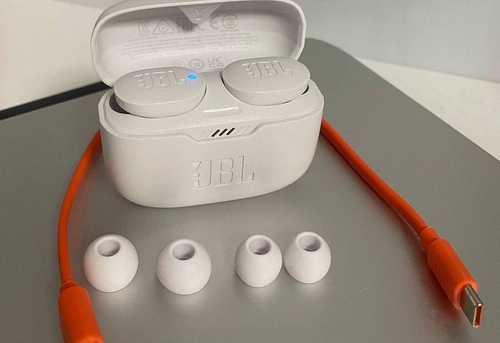 Беспроводные наушники JBL Tune 130NC TWS