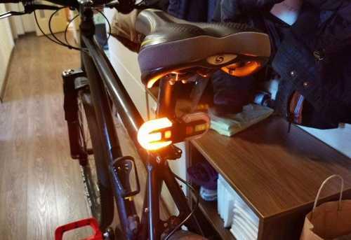 Задний вело-фонарь с поворотниками